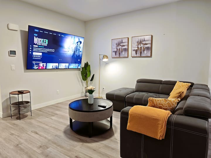 3br+office, 3fb, Yard, Fish Creek, Spruce Meadows - Calgary