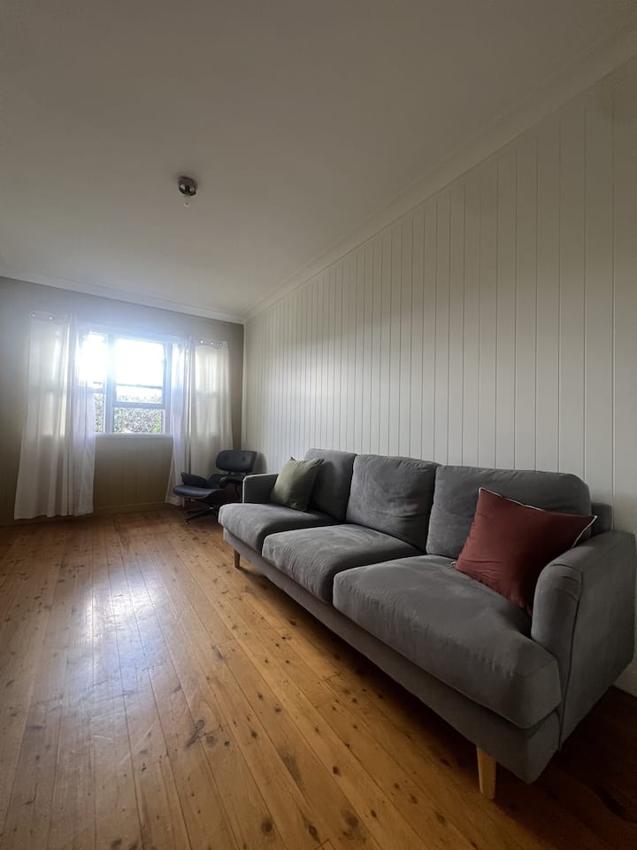 Home In Newtown - Toowoomba