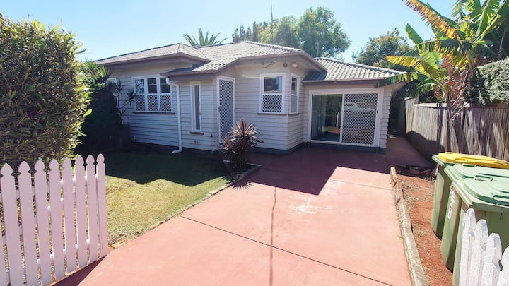 Home In Newtown - Toowoomba