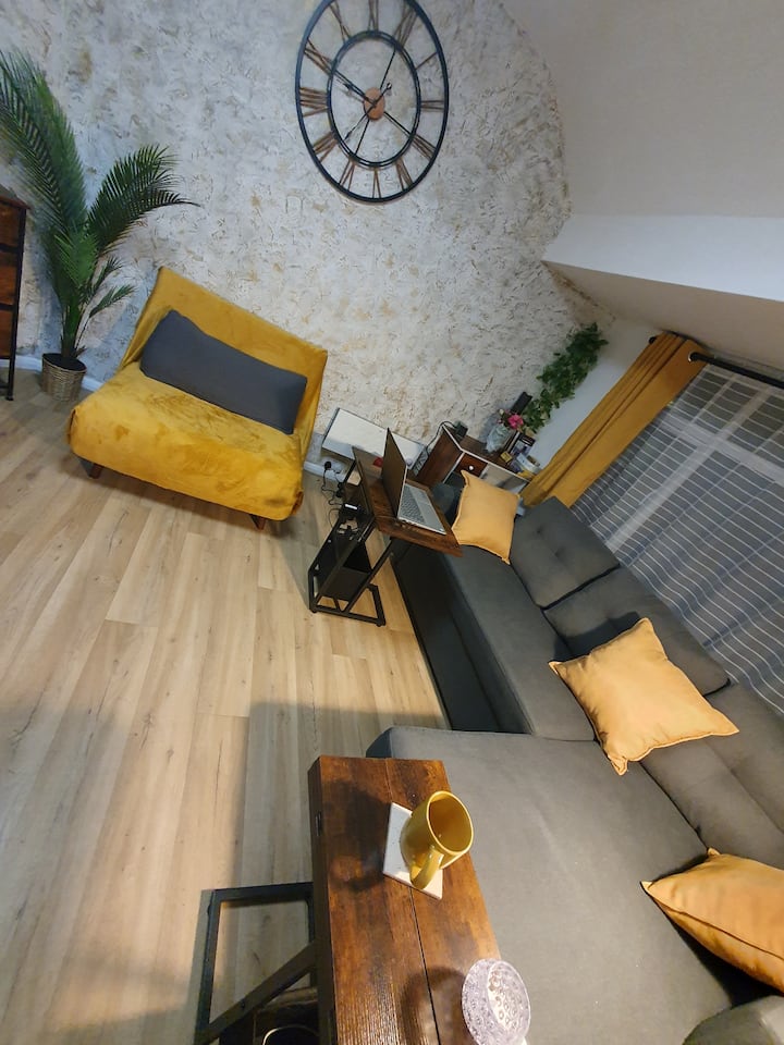 Smart Place.
Garden, Parking, 4 To 5 People! - Slough