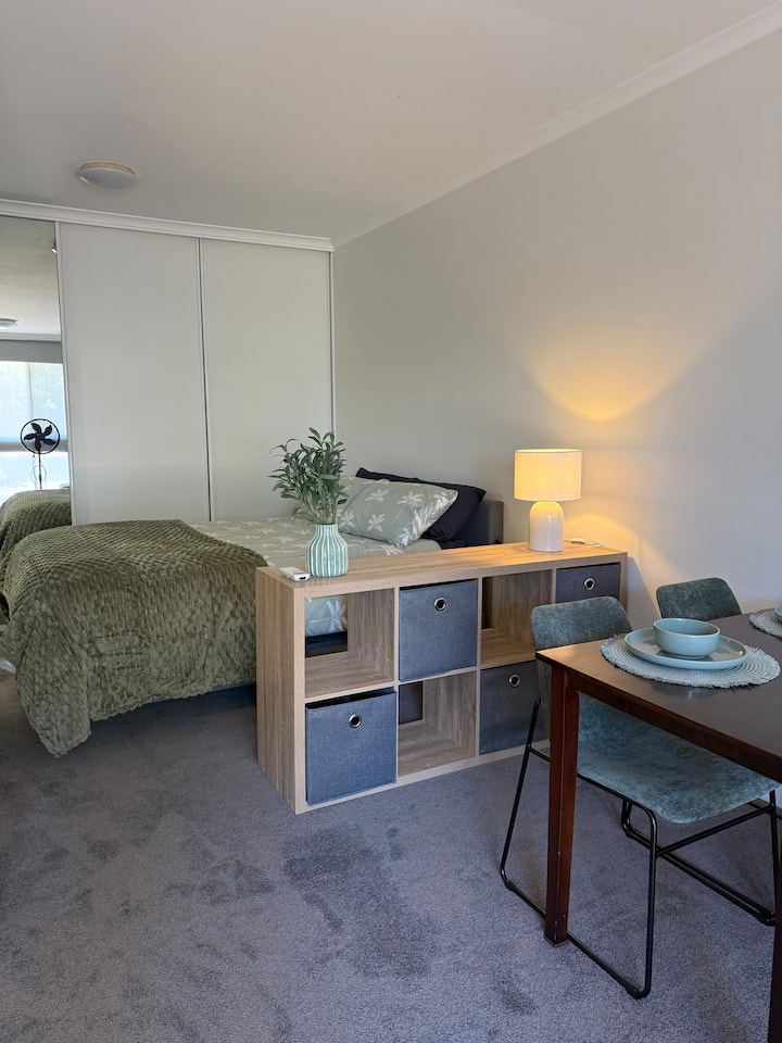 Riverside Retreat - Alice Springs