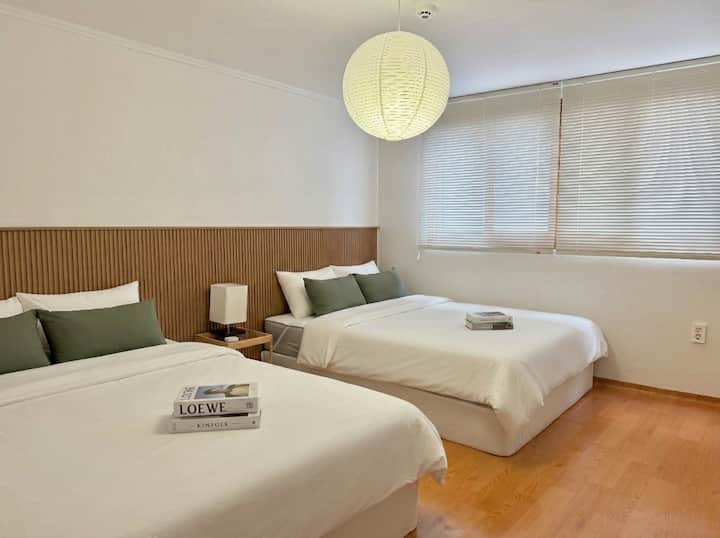 [Hush House] 퀸침대3·최대6인 | 김포공항 인접 | 홍대 | 여의도 | 광화문 - Bucheon