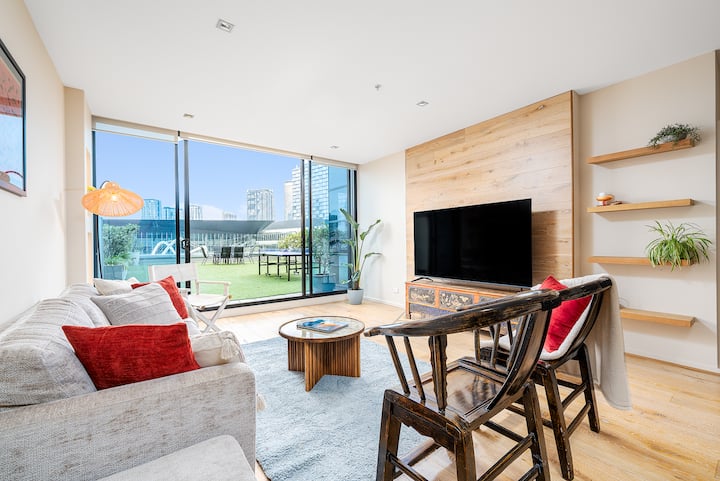 Walk To Marvel + Crown | City + River View | Pool - St Kilda