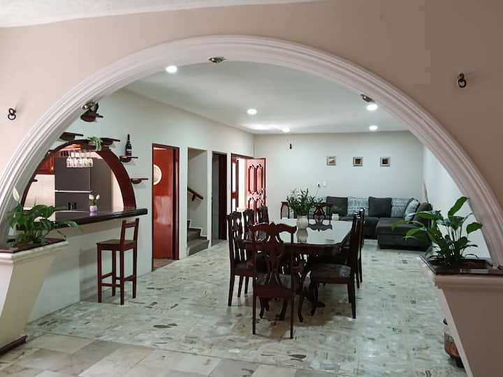 Casa A Media Cuadra De Aeroparque Para 12 Personas - Orizaba