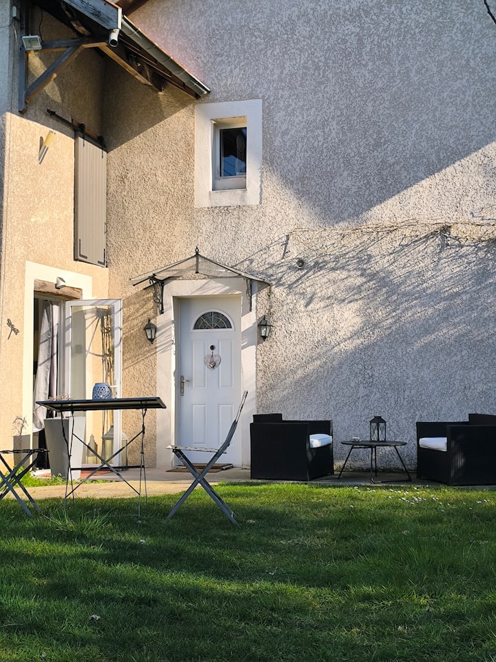 La Petite Chambre Calme Et Zen Attitude De Mag - Les Avenières