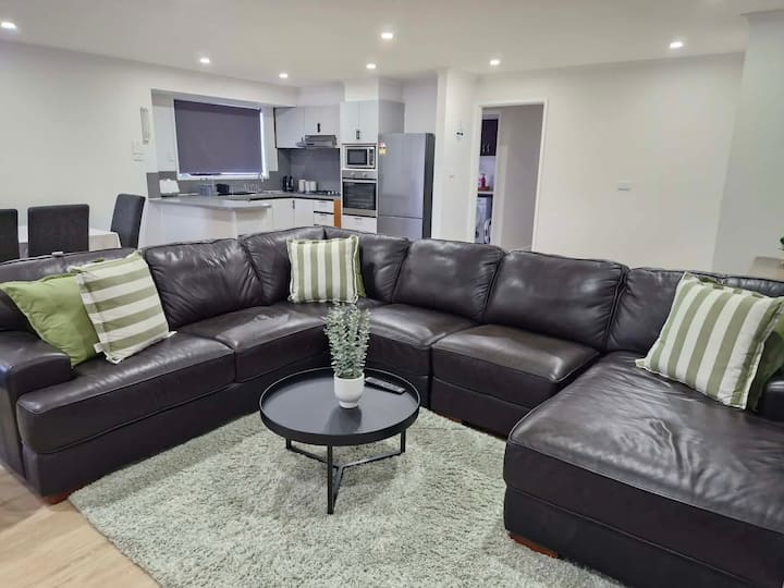 Renovated 3 Bedroom Home Sleeps 9  Boat Access - Portland