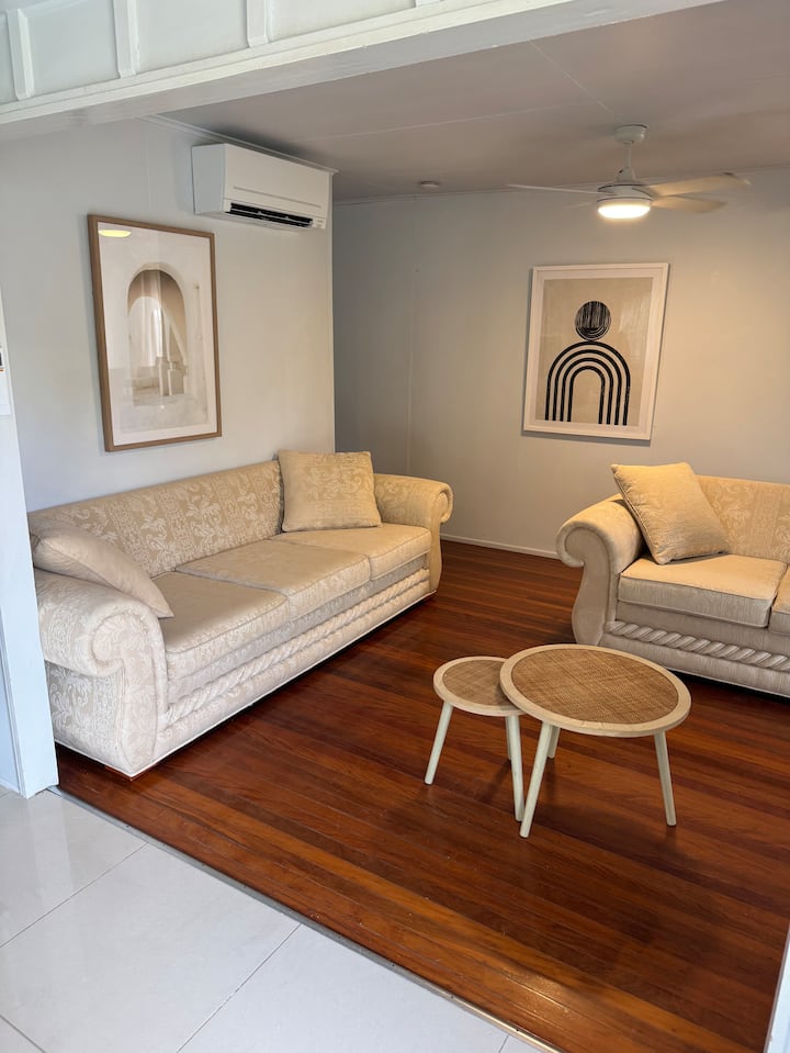 Large 4br Home Close To Qeii, Griffith Uni, & Qsac - Brisbane