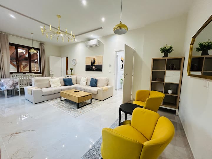 Spacious 140m² Home, Private Garden & Parking - Montegrotto Terme