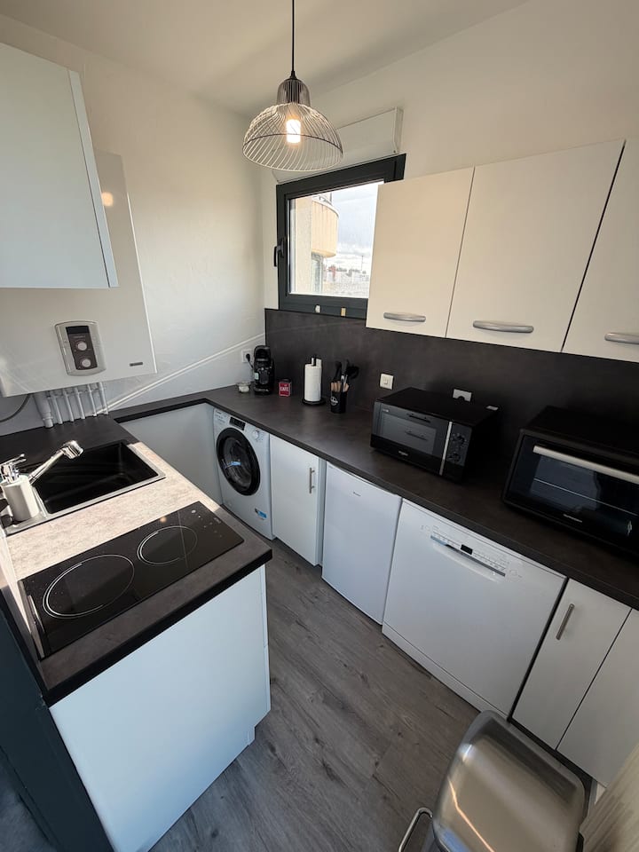 T2 Rénové Hyper Centre-ville | Parking & Balcon - Châteauroux