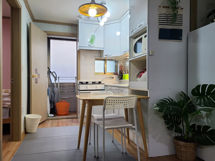 Dream Stay(dream) (2호선_서울대입구역/snu Station) - South Korea