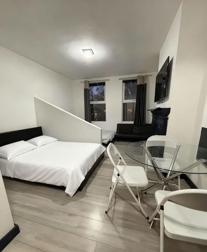 Central London 4 Guests Apartment Old Street - London