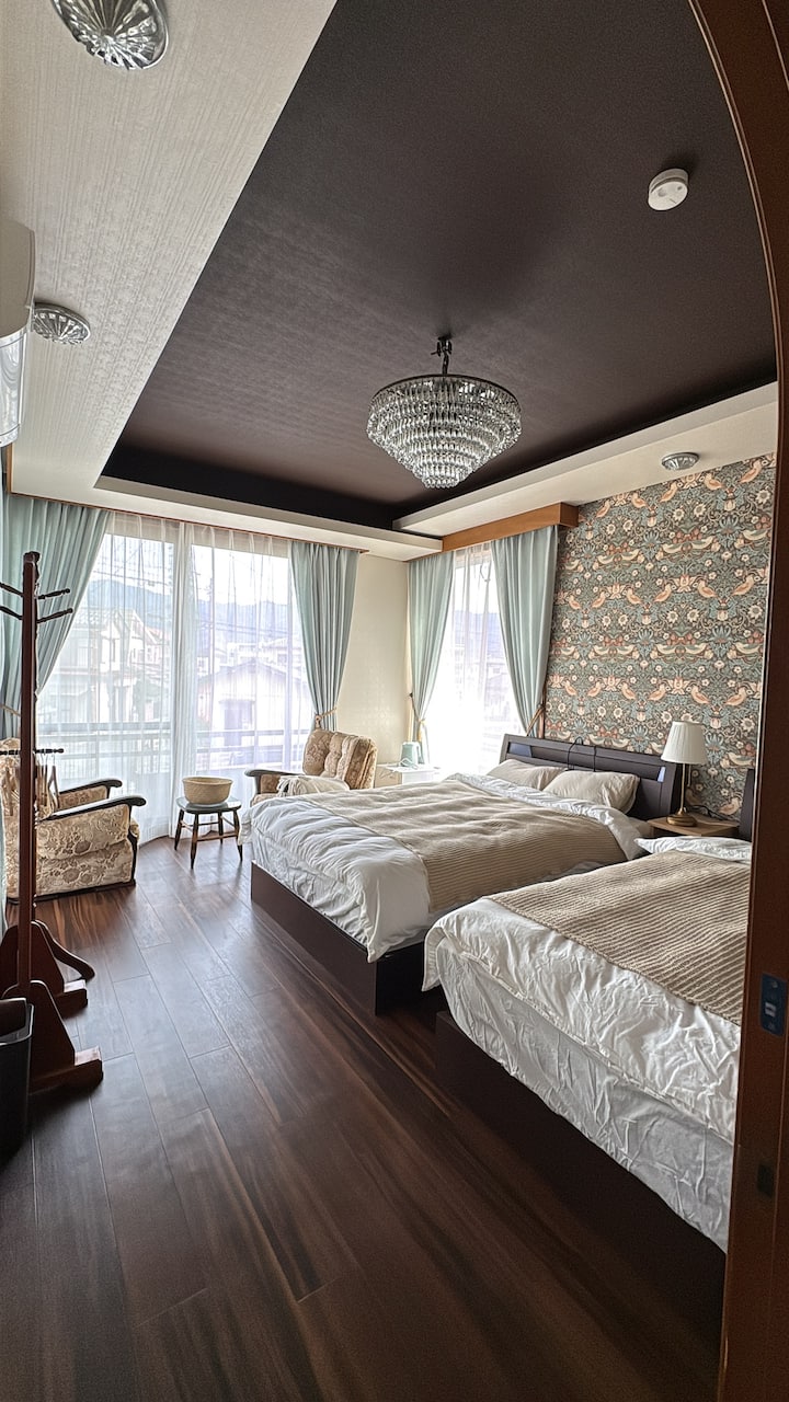 洋室甲府駅から車10分|抹茶香る和洋の宿「杏」庭園を望む茶 室カフェ併設|犬同伴Ok|無料駐車場あり - Kofu