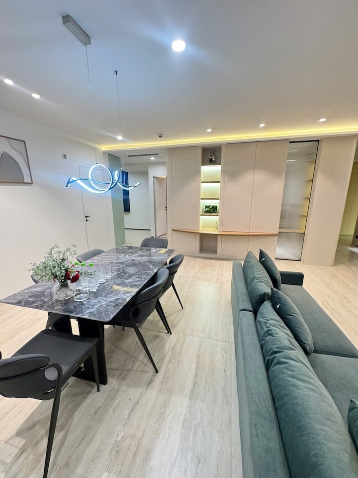 Ascent Lakeside 4br - Luxury Apartment - High End - 