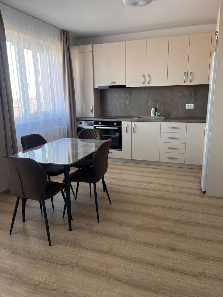 Apartament Nou 2025 • Parcare • Balcon • Lift - Alba Iulia