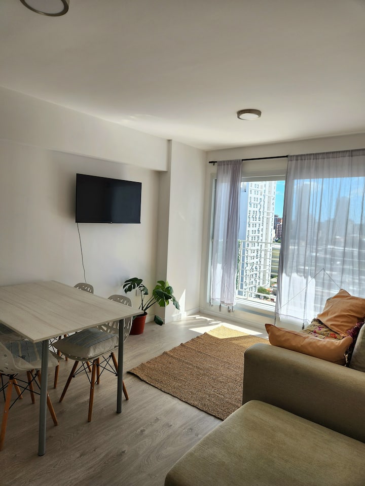 Departamento Cálido, Céntrico Y Con Vista Abierta - Provincia de Santo Tomé y Príncipe, Argentina