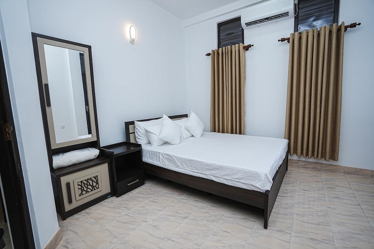 Private Room in Matara Ground FL w/ Garden Access - Houses for Rent in ...