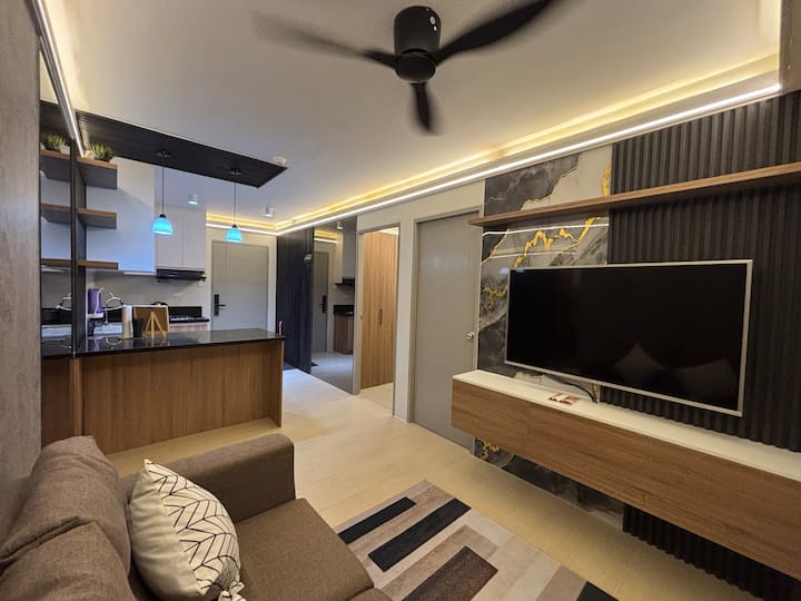 Resort Style Pool 2br Condo Near Bgc, Airport,mall - Taguig