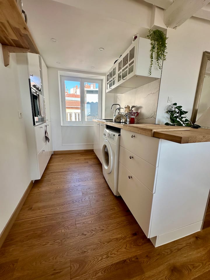Joli Appartement Dans Les Pentes De Croix-rousse - Lyon