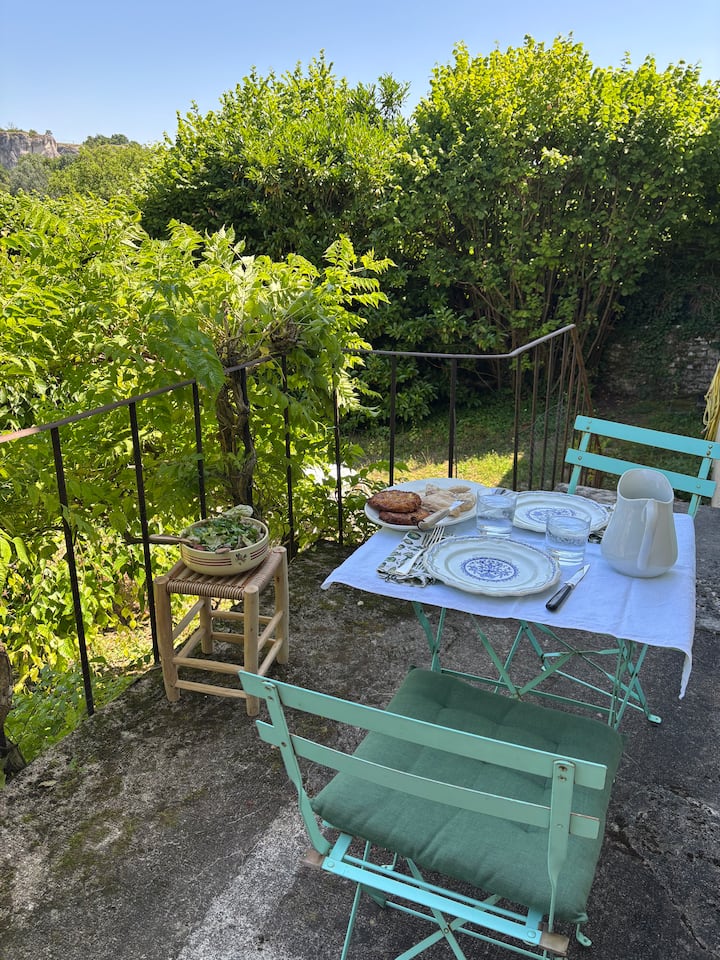 Maison De Charme Avec Jardin Au Bord De L'eau - Vézelay