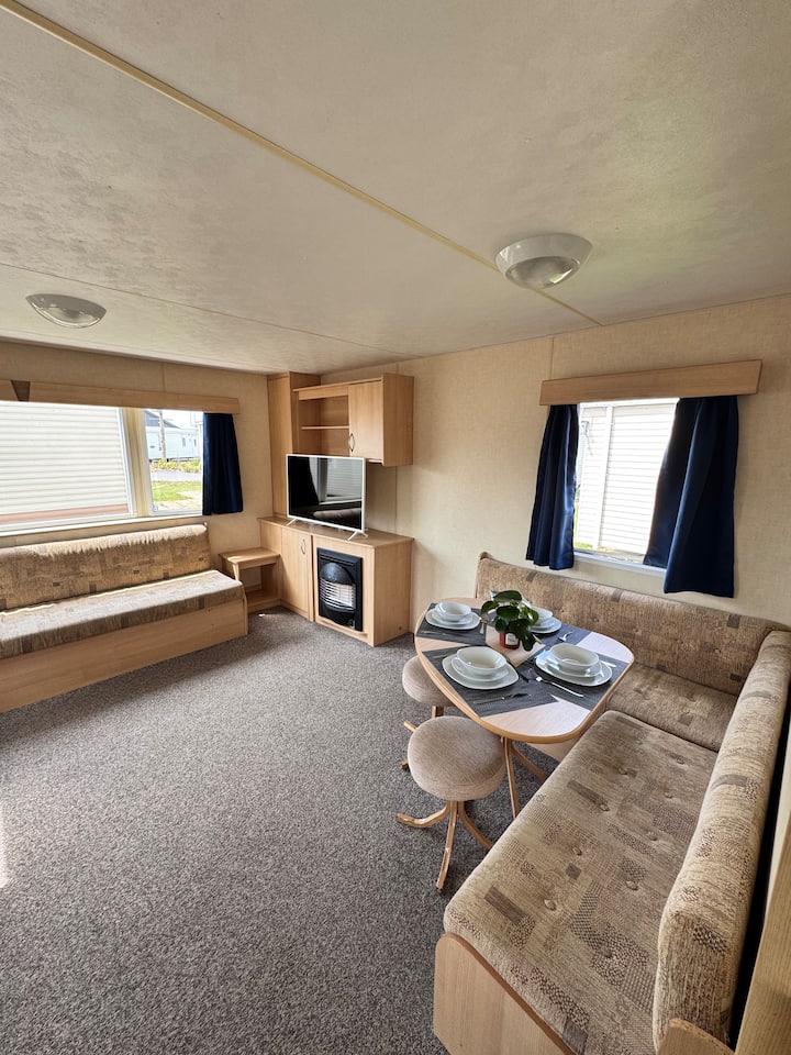 3 Bed Caravan | Sleeps 8 | St Osyth - Clacton-on-Sea