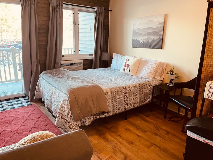 Adorable First-floor Studio In Downtown Lincoln - New Hampshire (State)