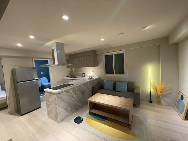 -信宅 -Taipei Main Station 歡聚歡笑每一刻 - Taipei Railway Station