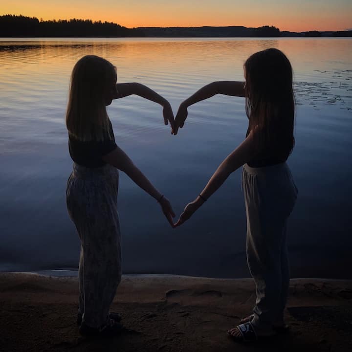 Tunnelmallinen Hirsitalo Järven Rannalla. - Hämeenkyrö