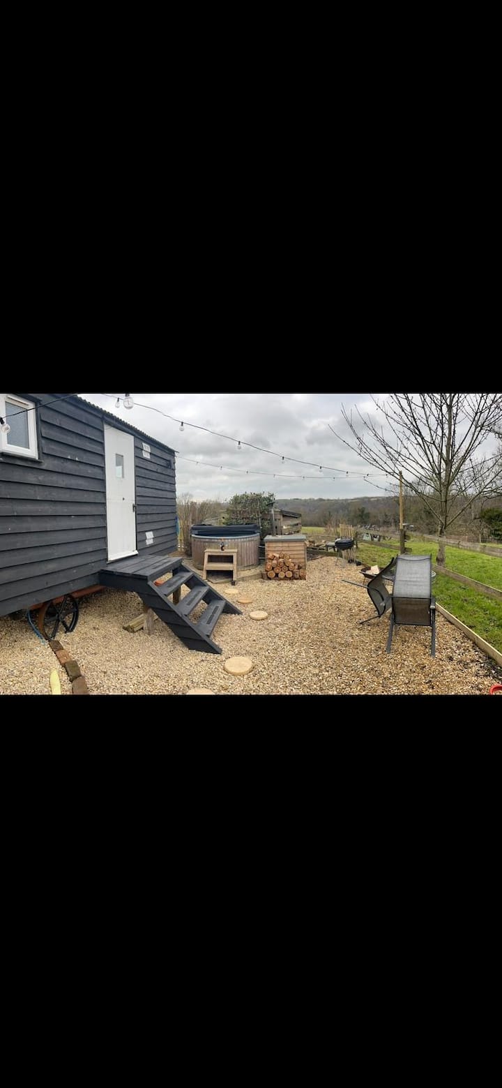 The Cosy Hideaway - Stroud