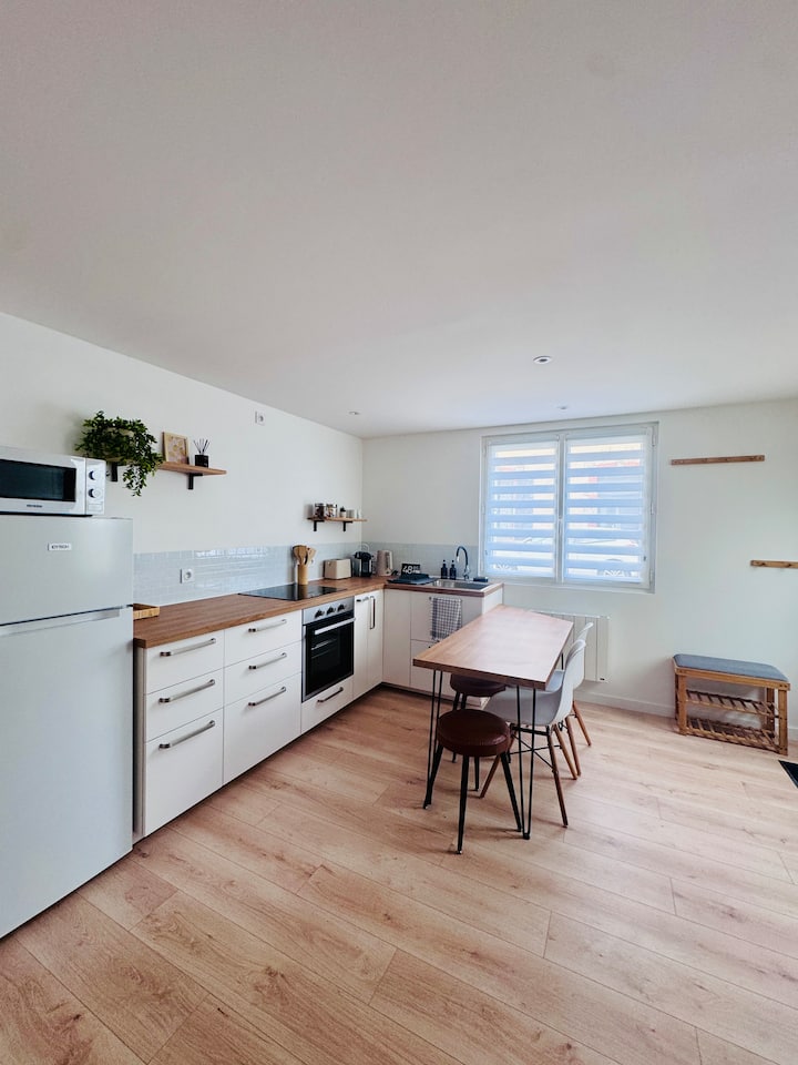 Appartement Cosy 2 Ch Avec Jardin - Plein Centre - Les Herbiers