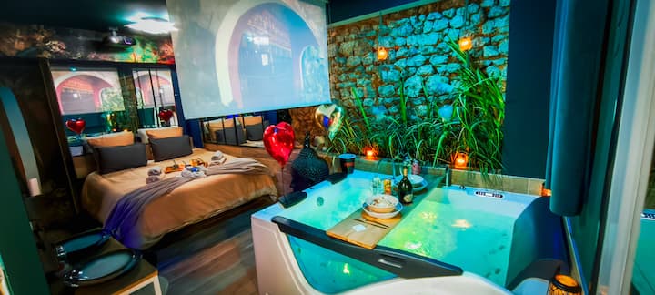 Suite Spa Cinéma : Jacuzzi, Hammam Et ÉCran Géant. - Brie-Comte-Robert