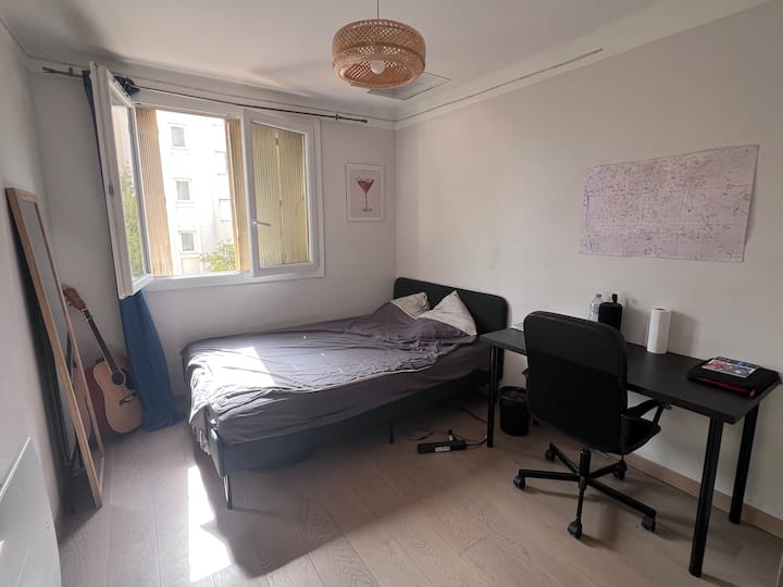 Chambre Avec Dressing - Marseille