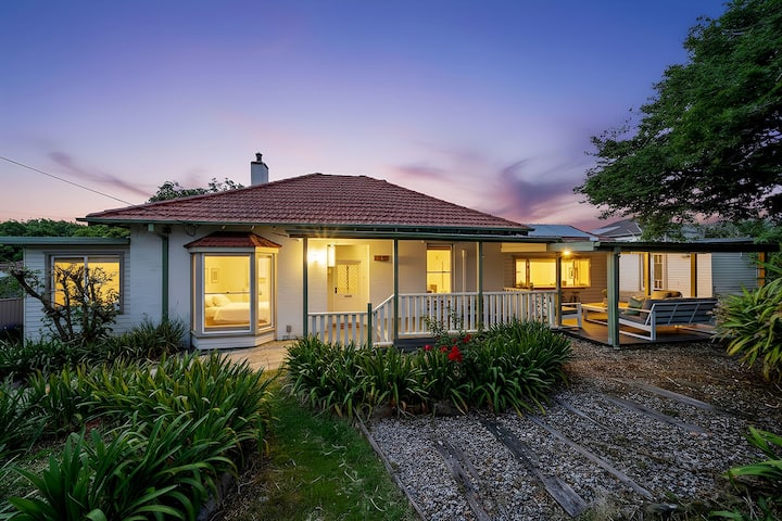 Cozy 4 Bedrooms House Near Epping Center - Parramatta