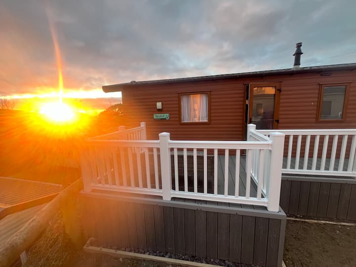 Beautiful 3 Bed Caravan, Views, Decking & Parking. - Woolacombe