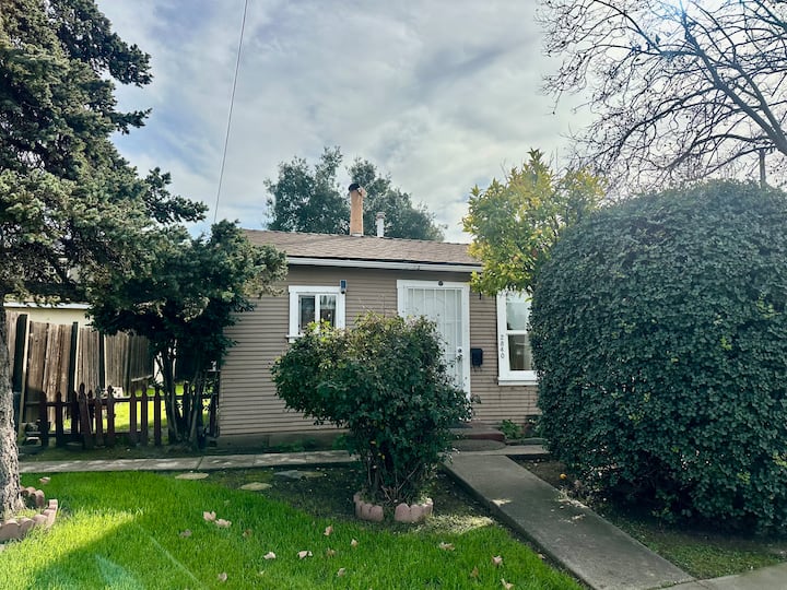 Vintage Studio Downtown Concord - Concord, CA