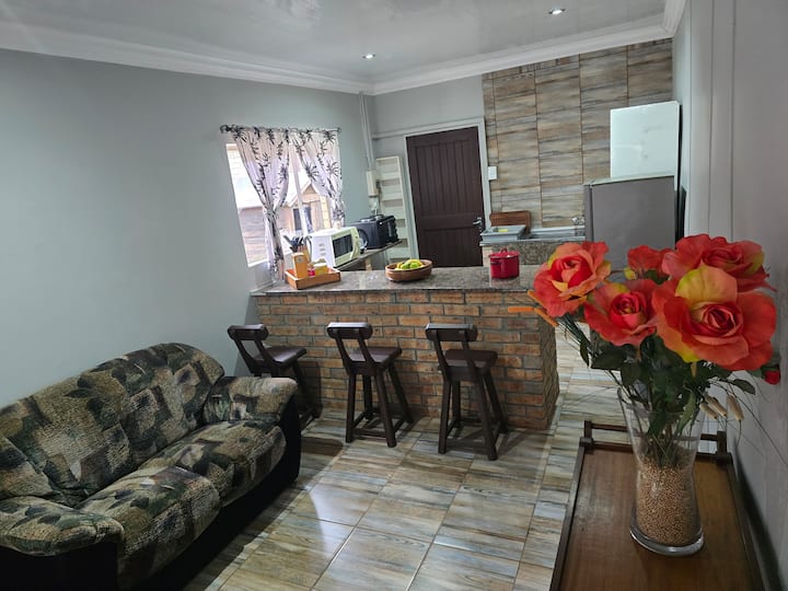 Erlecia Self Catering Cottage - Kroonstad