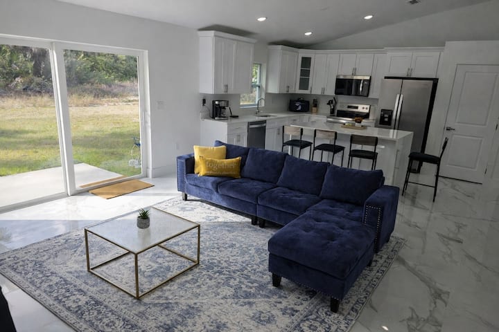 Bright & Modern 4br Home Near Fort Myers & Beaches - Lehigh Acres, FL