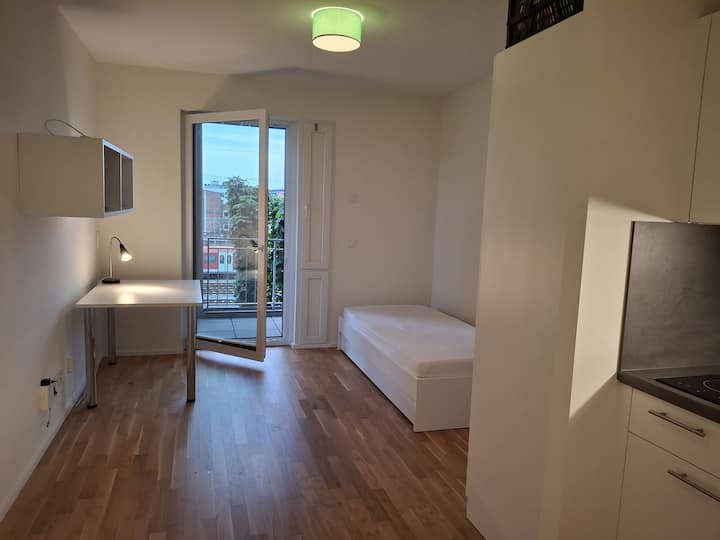 Schöne Gemütliche 1-zimmerwohnung In Bahnhofsnähe - Frankfurt