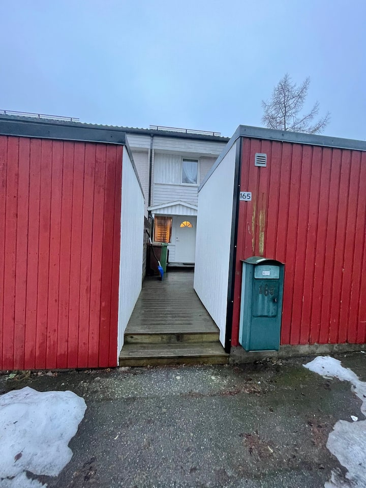 Familjevänligt Parhus I Stockholm - Rosersberg