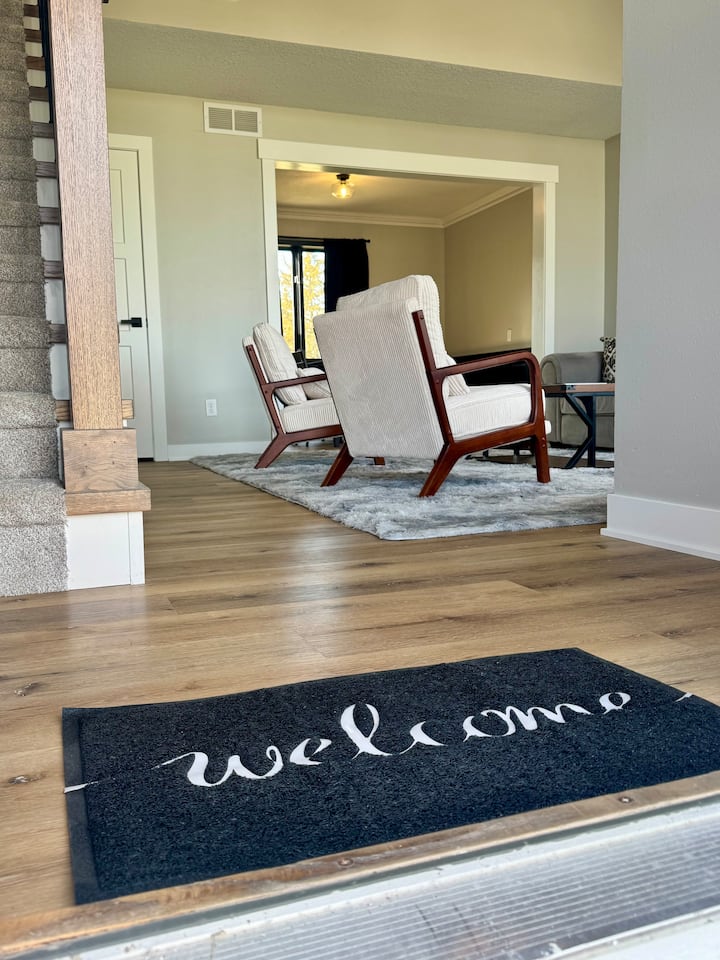 Stay & Sit  | The Ankeny Modern - Ankeny, IA