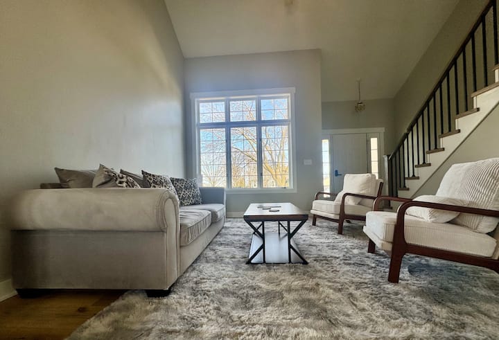 Stay & Sit  | The Ankeny Modern - Ankeny, IA