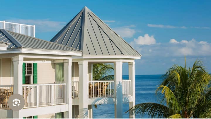 Tropical, Ocean-view Resort Retreat 2 Beds, 2 Bath - Key West, FL