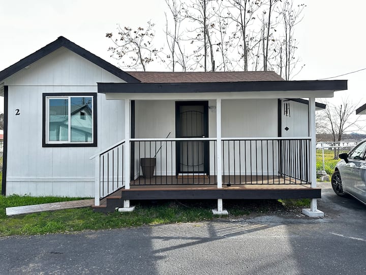 On The Lake Cabin! With Lake & Mountain Views - Clearlake, CA