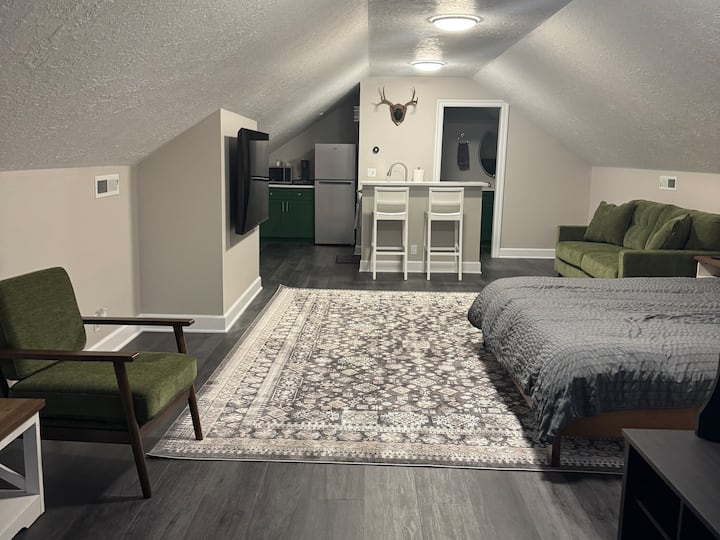 Moonstruck Studio - Newberg, OR