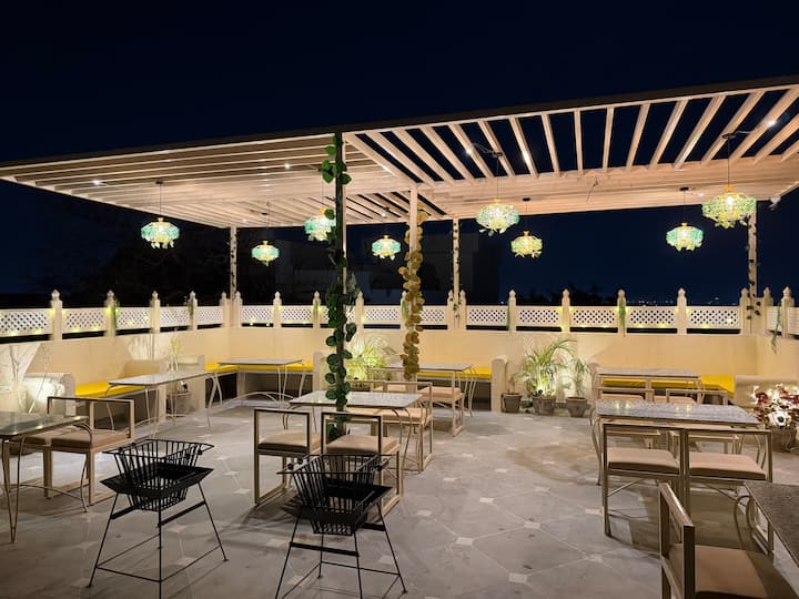 7 Bhk Heritage Royal Hideaway - Udaipur