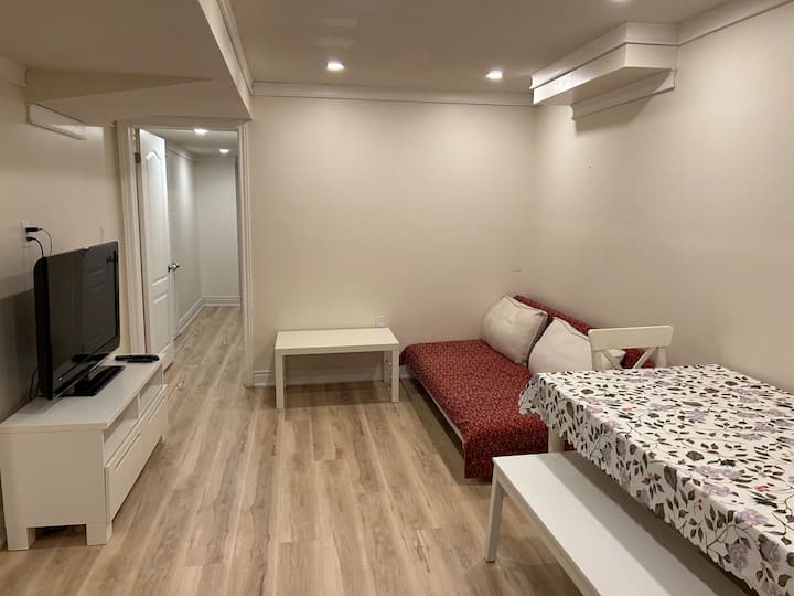 Beautiful Basement Apartment Lovely Neighborhood - Milton