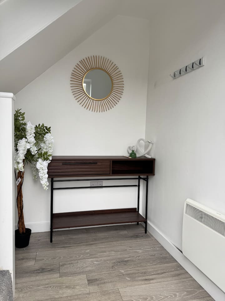 79a Tollgate Road - Salisbury