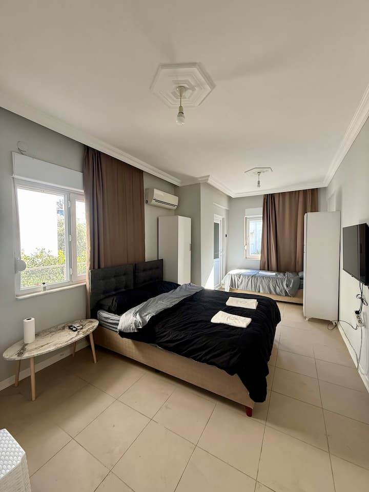 Denize 5 Dk,500 Metre Yürüme Mesafesinde - Konyaaltı