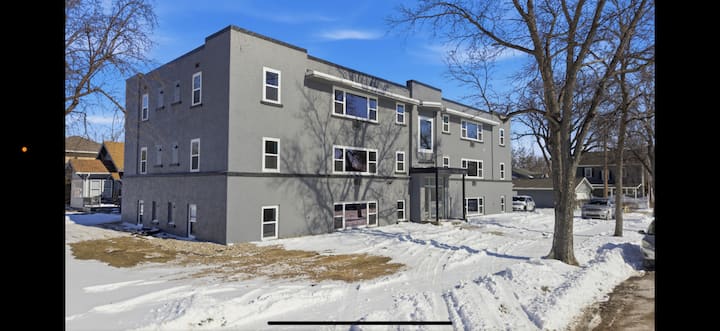 Cozy Apartment In Central Aberdeen, Sd - Aberdeen, SD