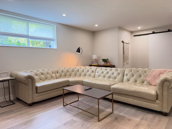 Modern 1320sf 2br Suite | Private Entry + Parking - Coquitlam