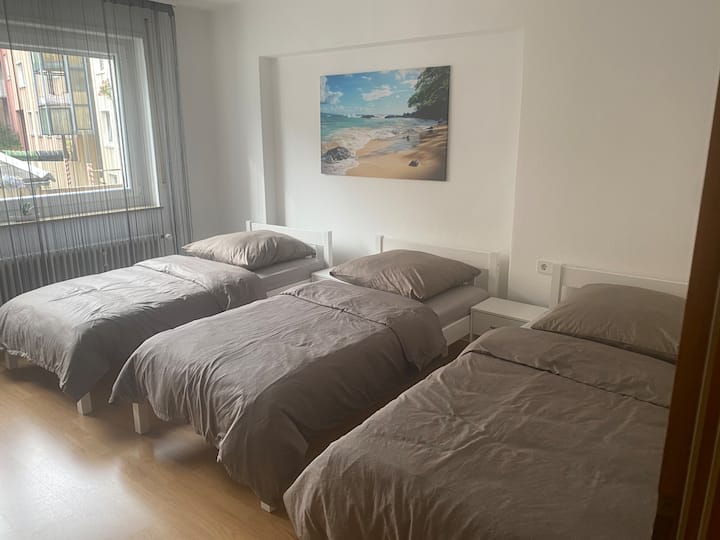 Möblierte 2-zimmer-wohnung Mit Sechs Schlafplätzen - Stuttgart